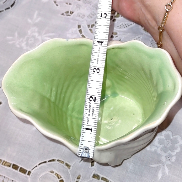 unmarked | Accents | Vintage White Cabbage Leaf Vase | Poshmark